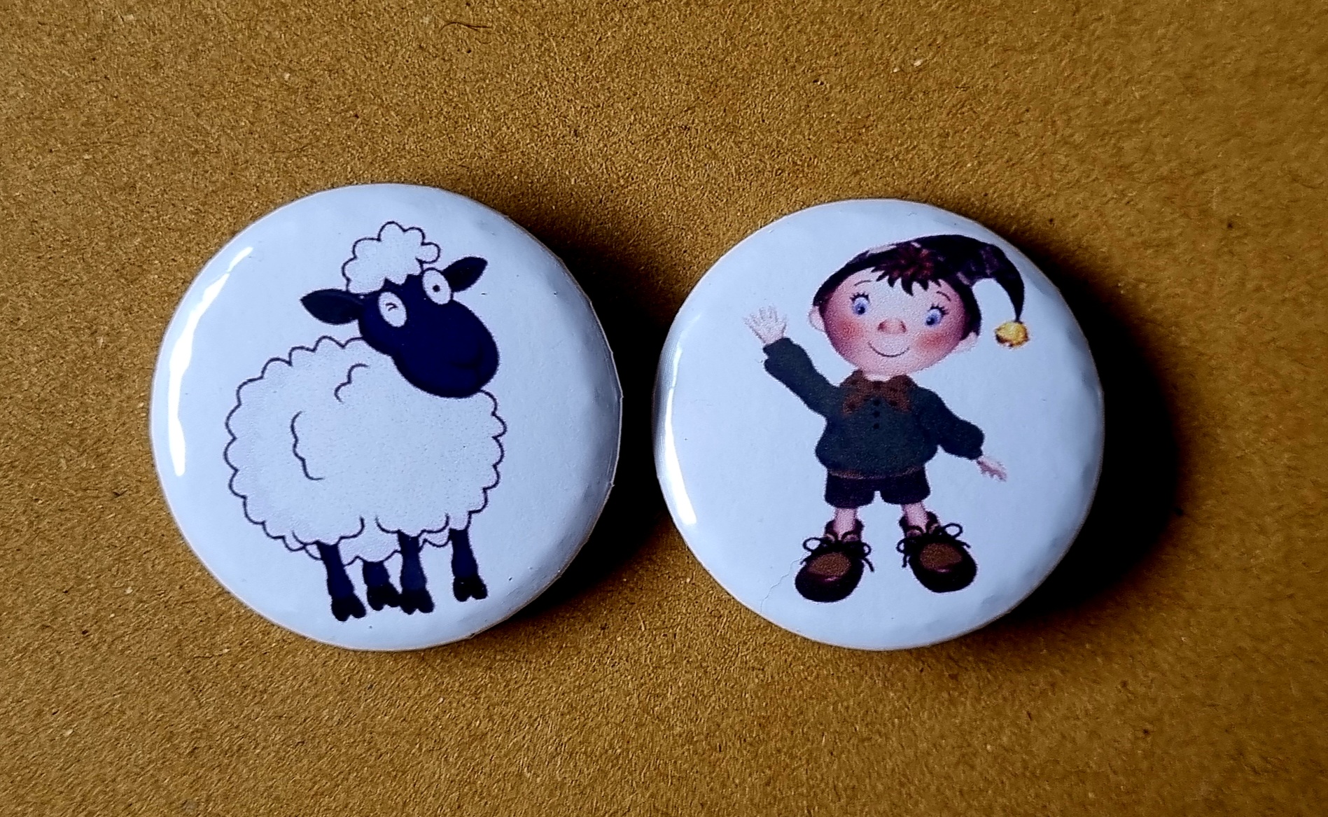 Noddy Carp Fishing Badge Set - The Squirrels Nuts